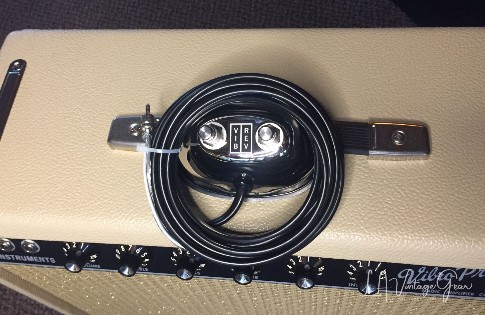 (SOLD) Magic Vibro Prince Combo Amplifier - 2x10 in Cream Tolex with ...