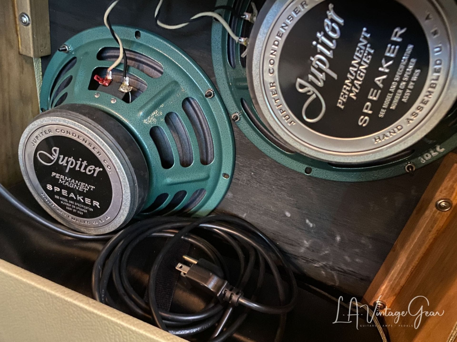 (SOLD) Magic Cream Vibro Prince - With 2x10" Jupiter Ceramic Speakers ...