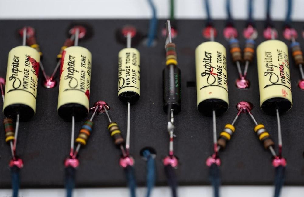 Ryra Elegante Tweed Combo Guitar Amplifier – Deluxe Style Amp – LA ...