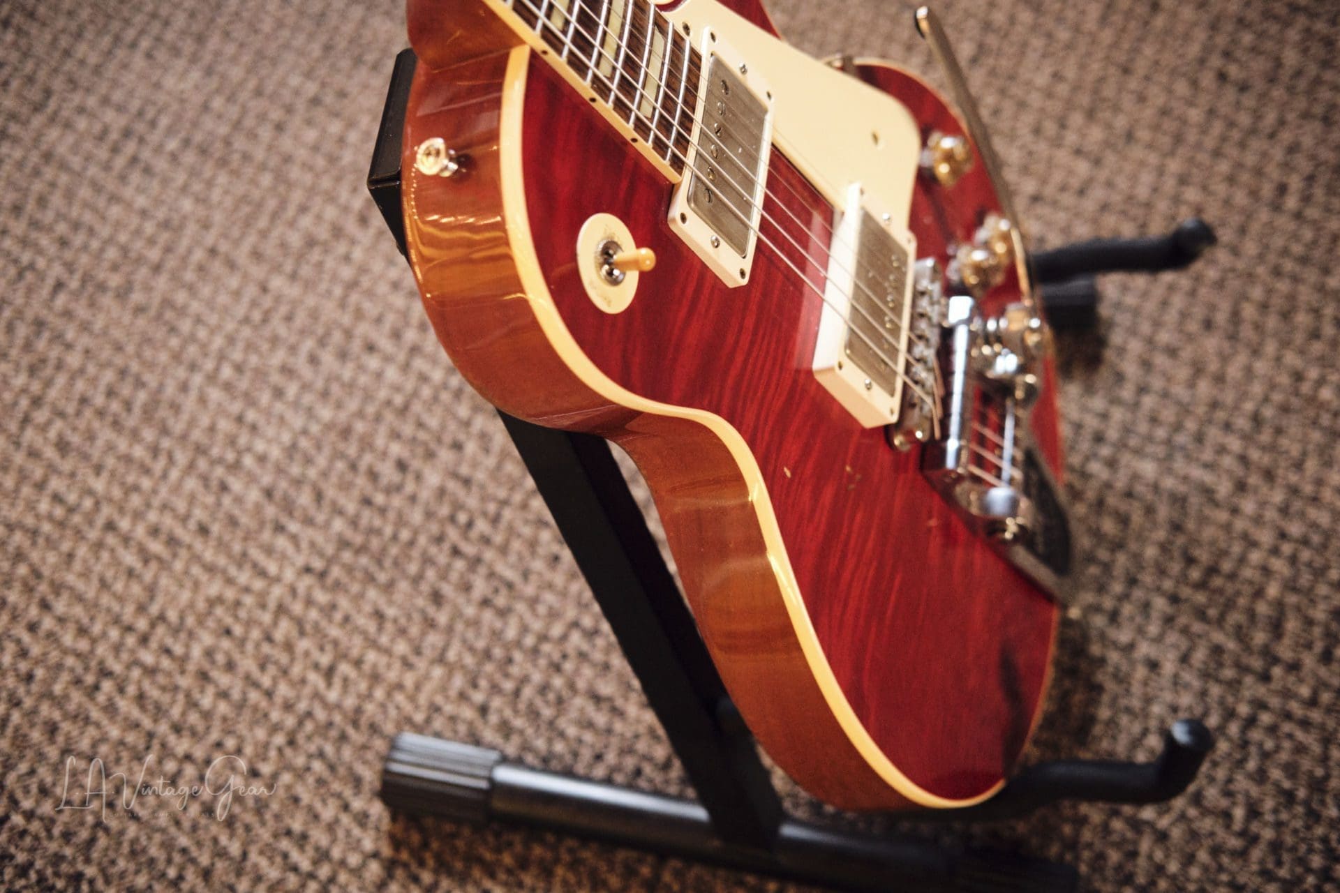 Gibson Relic’d Custom ’58 Les Paul Standard with Bigsby – Cherry Flame ...