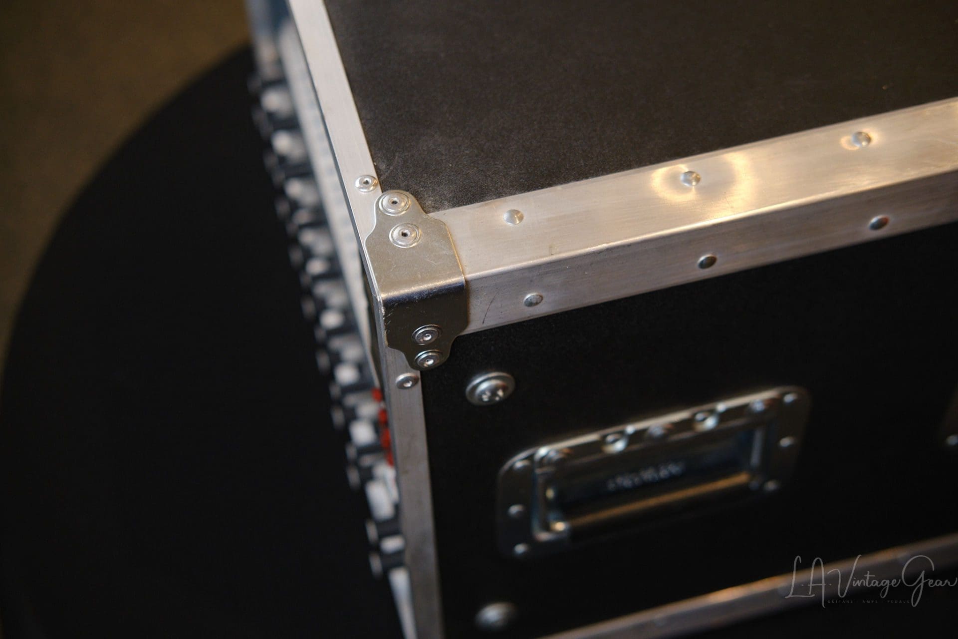 Neve 8 Slot Unloaded Rack Unit in Road Case-All Neve Components-Power ...